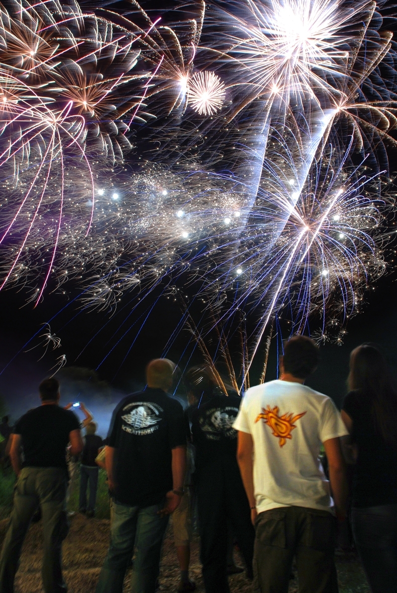 Grosses Musik-Feuerwerk, Open Air Disco & 11. Schlaitdorfer Sommernacht ...